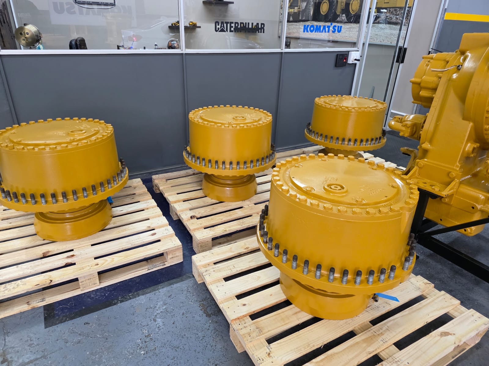 4 X CAT 988F FINAL DRIVES - RJW Group Mining Solutions